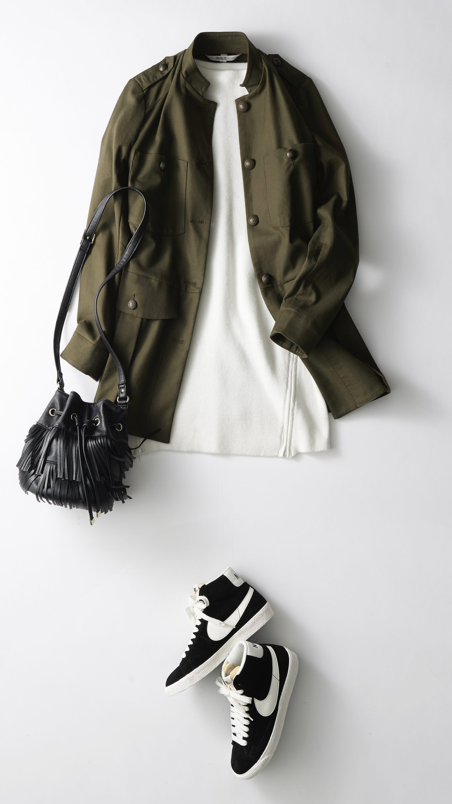 EA586589-B577-4466-B237-42459B575EA1 | JJ